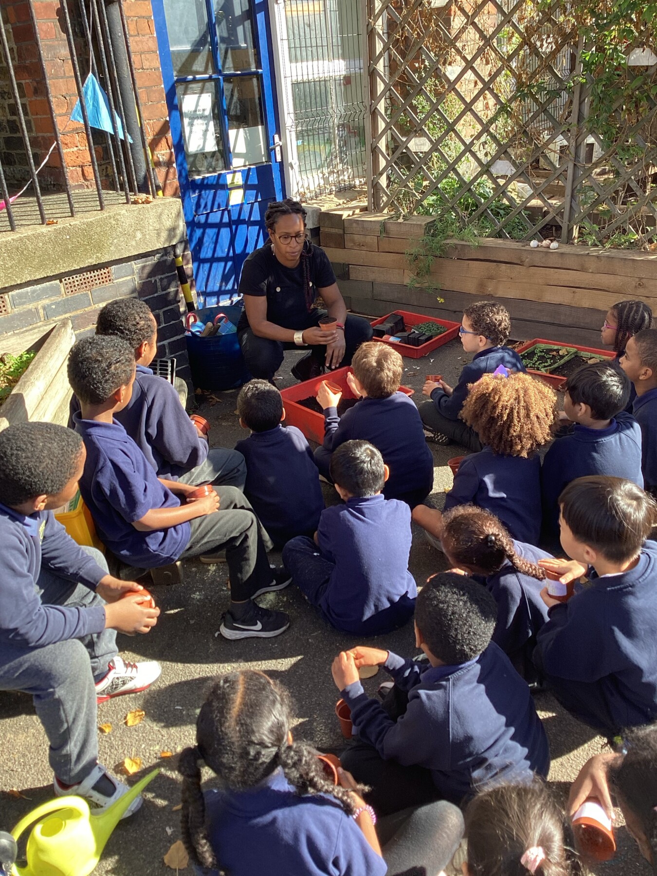 Planting Bulbs - Pakeman Primary School