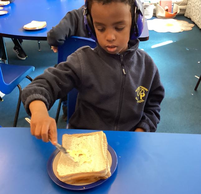 KS1 Make Sandwiches - Pakeman Primary School
