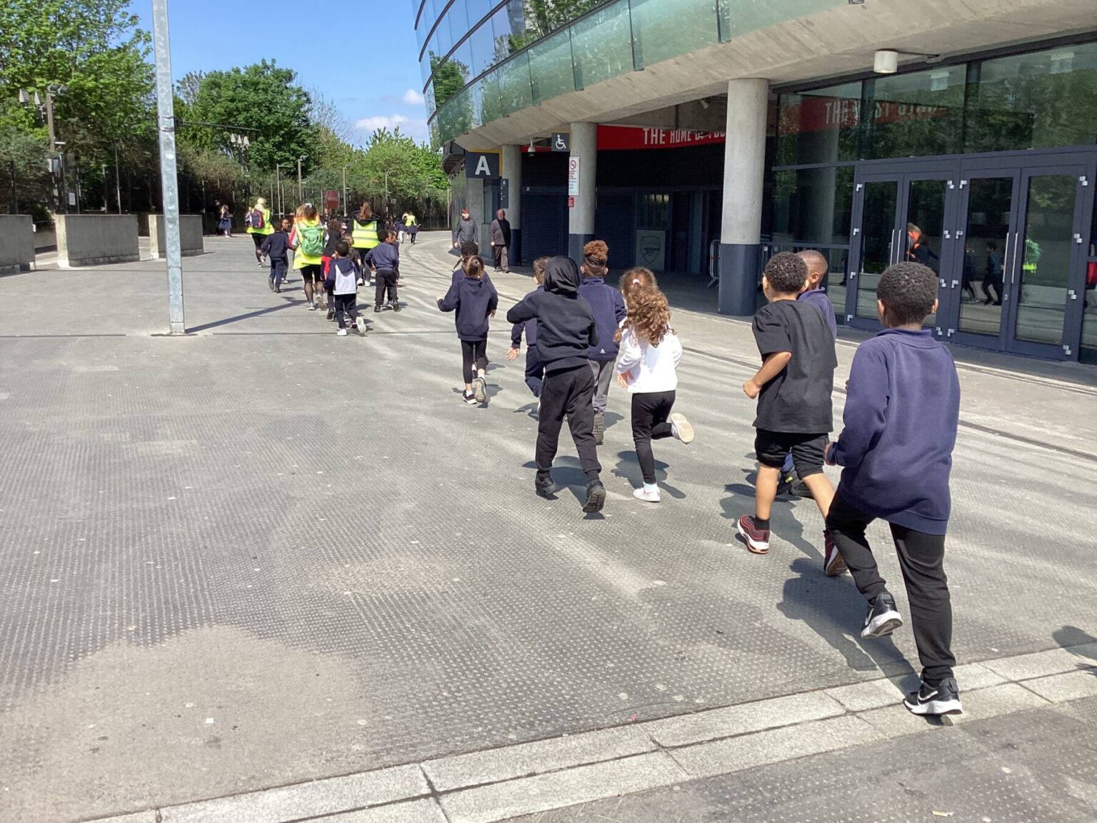 Arsenal Mini Marathon in Schools! - Pakeman Primary School